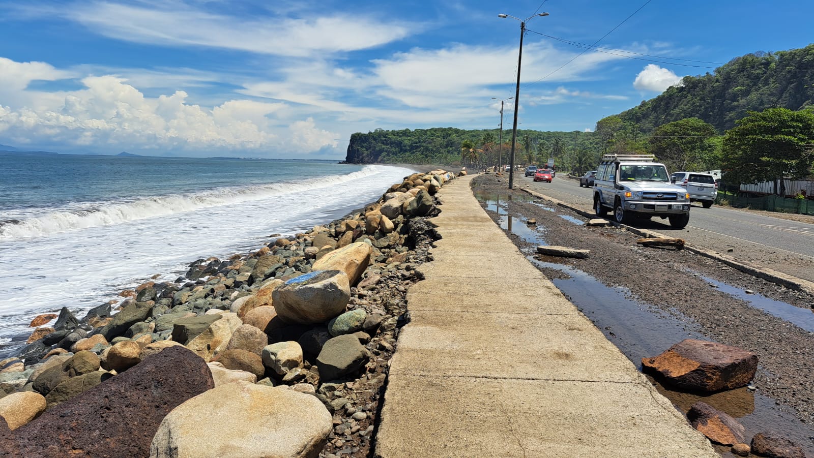 Tramos en ruta a Caldera y El Roble de Puntarenas presentan “erosión ...