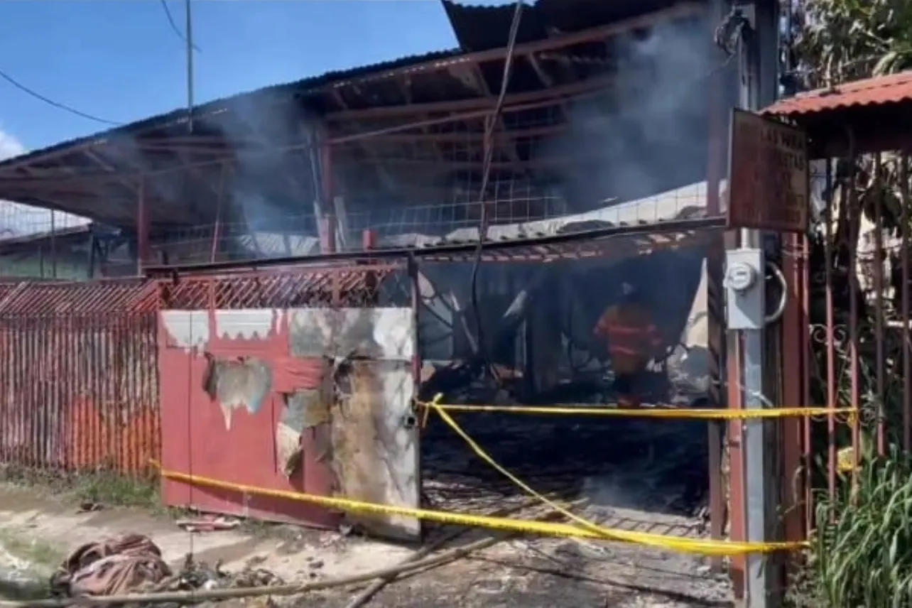 Tragedia en Quesada Durán: tres niños y un adulto fallecen en incendio
