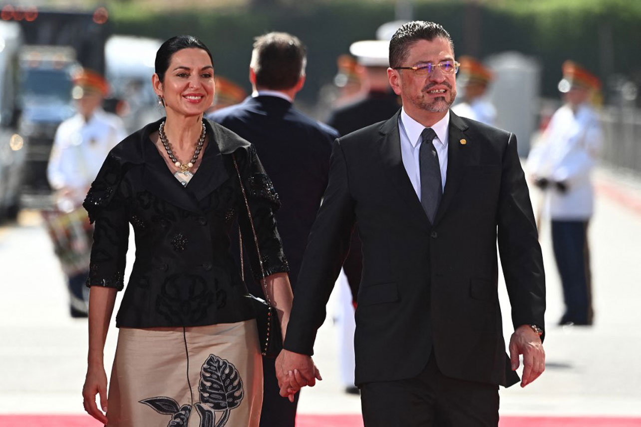 Viaje de presidente Chaves a Letonia, país de Primera Dama, bajo investigación de Fiscalía